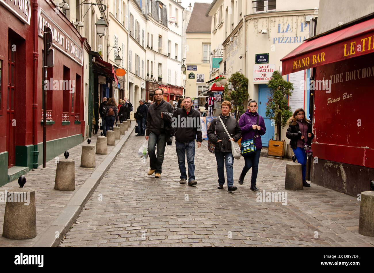 Cobblestone paris hi-res stock photography and images - Alamy