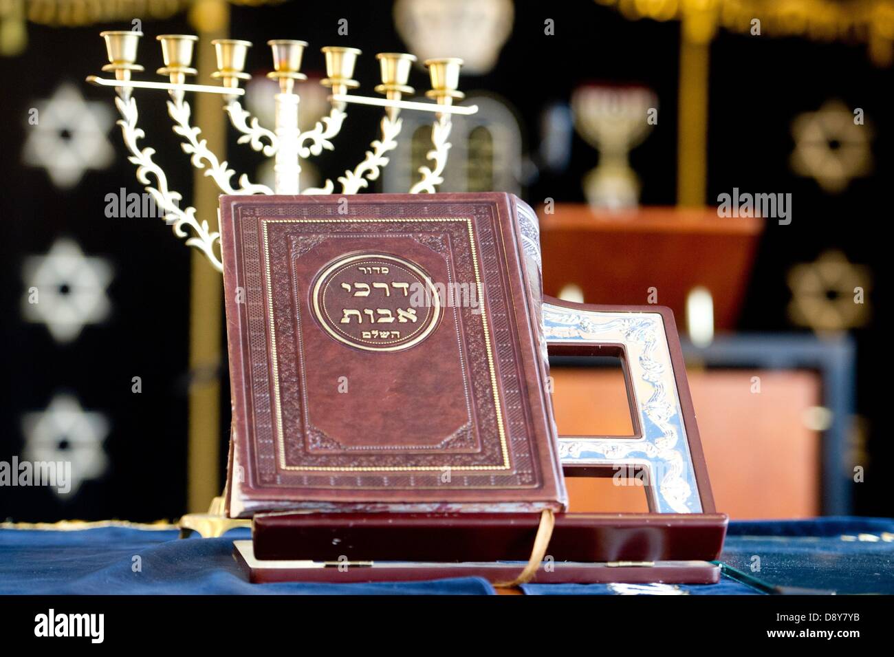 Bukharan jews hi-res stock photography and images - Alamy