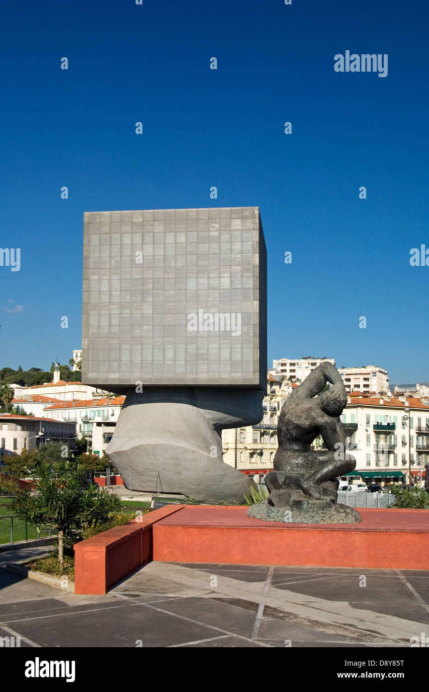 Central Library of Nice called Tete au Carre (Thinking inside the box ...