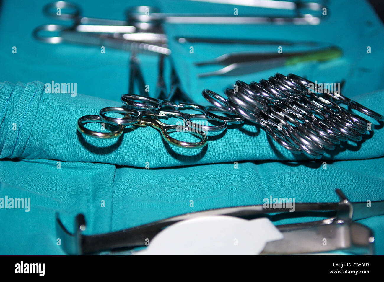 Sterile field hi-res stock photography and images - Alamy