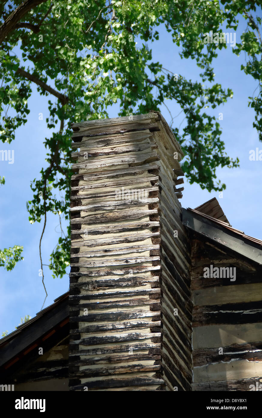 Chimney smoke cabin hi-res stock photography and images - Alamy