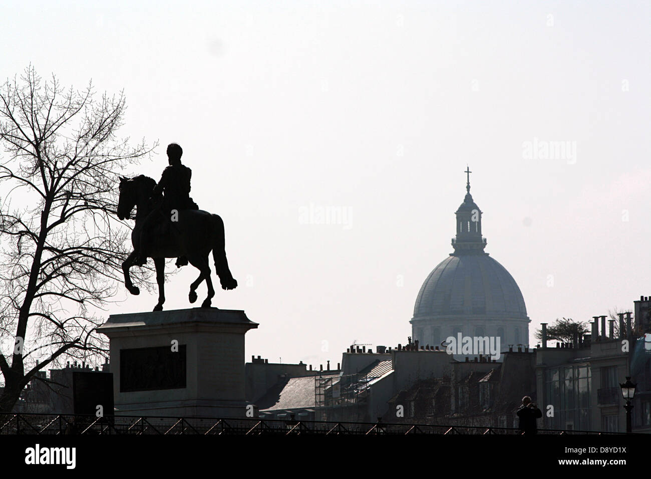 Bronze Equestrian Statue,Henri IV, Pont Neuf, Paris Stock Photo - Alamy