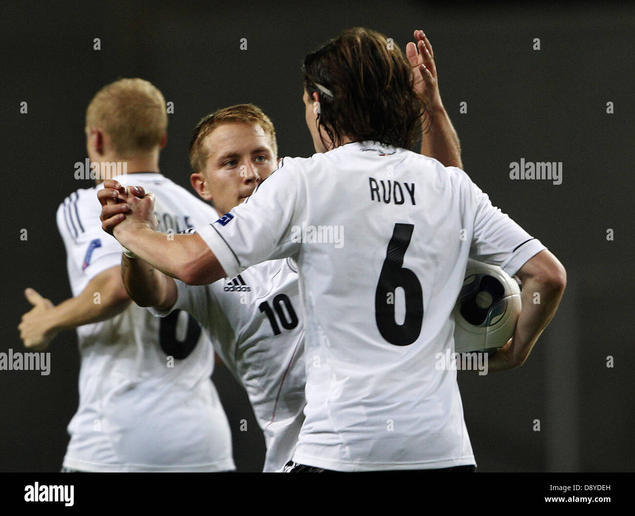 Sebastian Rudy (R) celebrates with Lewis Holtby (C) after scoring 2-1 ...