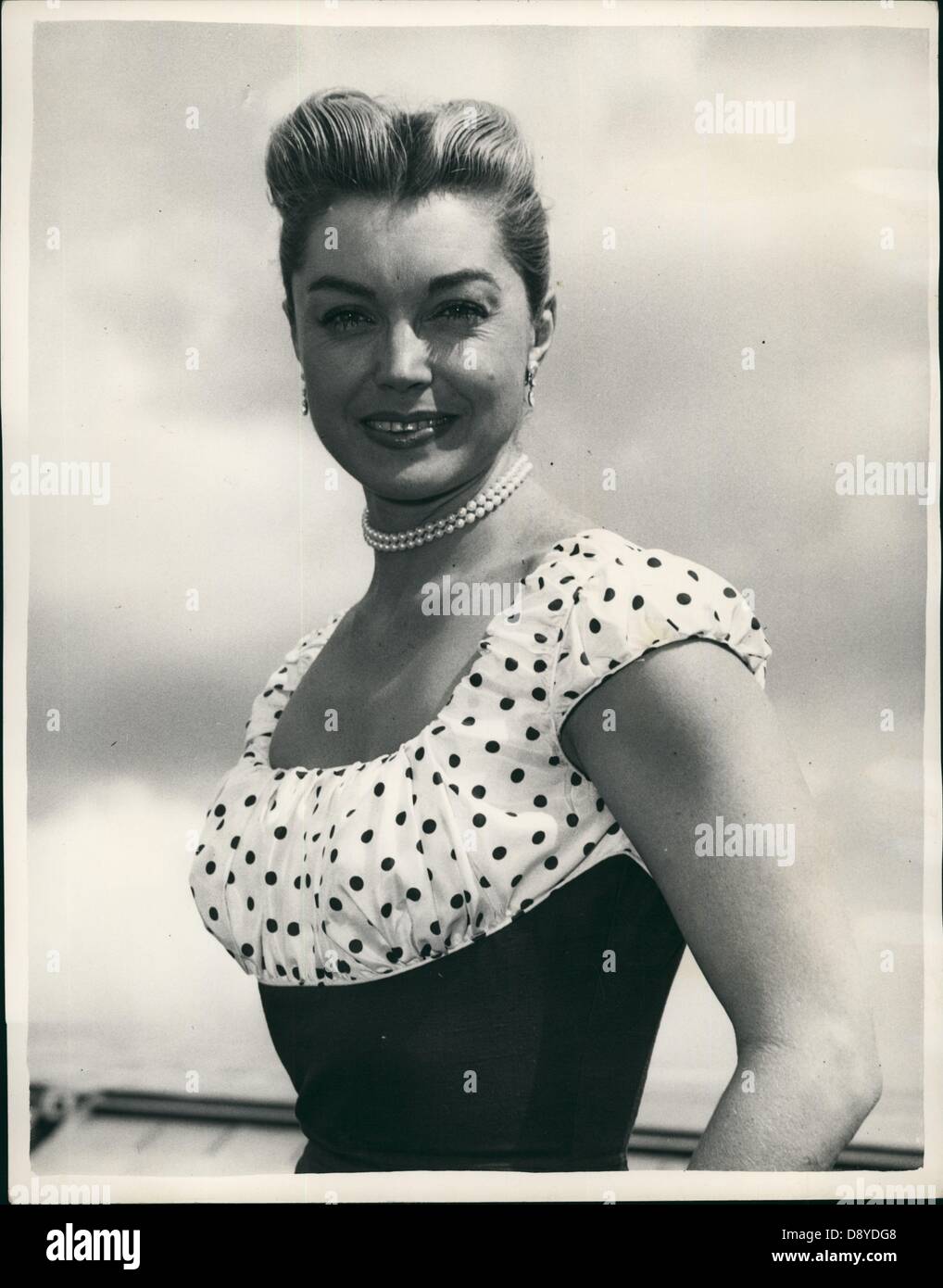 FILE PIX: Esther Williams, a championship swimmer who appeared in ...