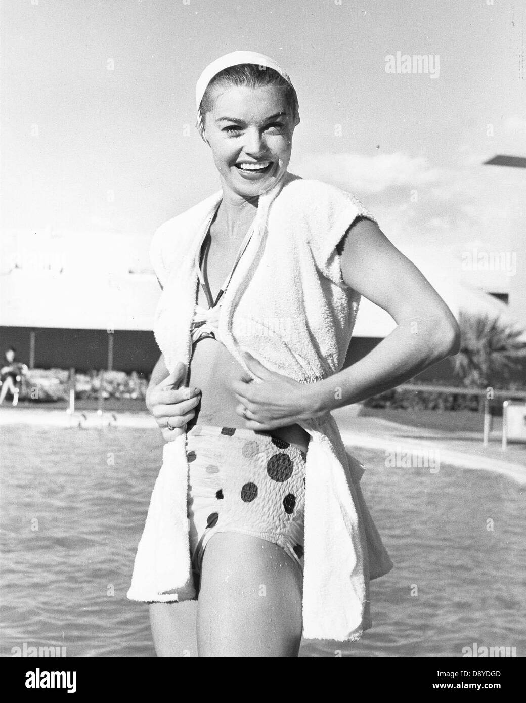 File Pix Esther Williams A Championship Swimmer Who Appeared In