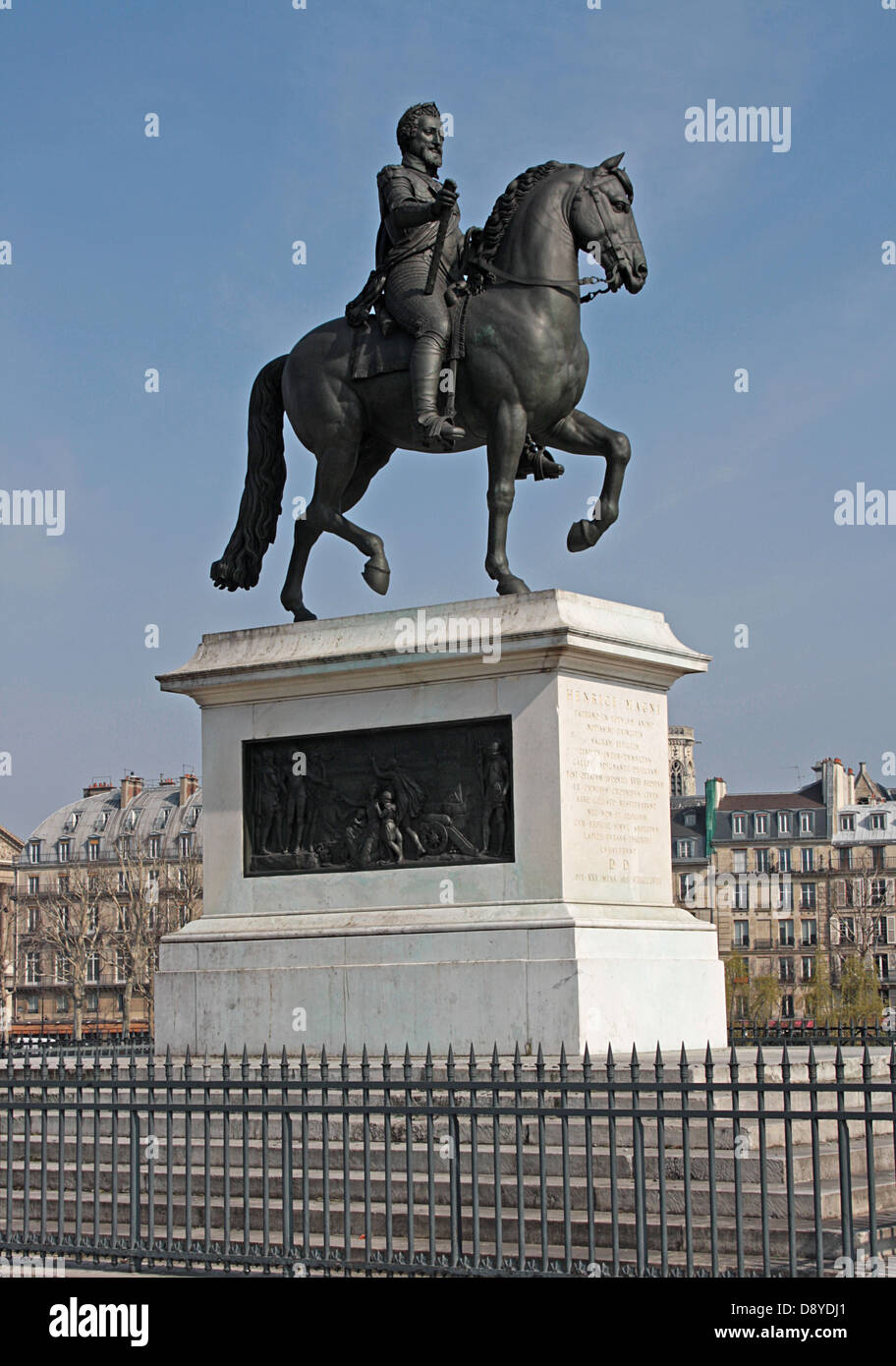Bronze Equestrian Statue,Henri IV, Pont Neuf, Paris Stock Photo - Alamy