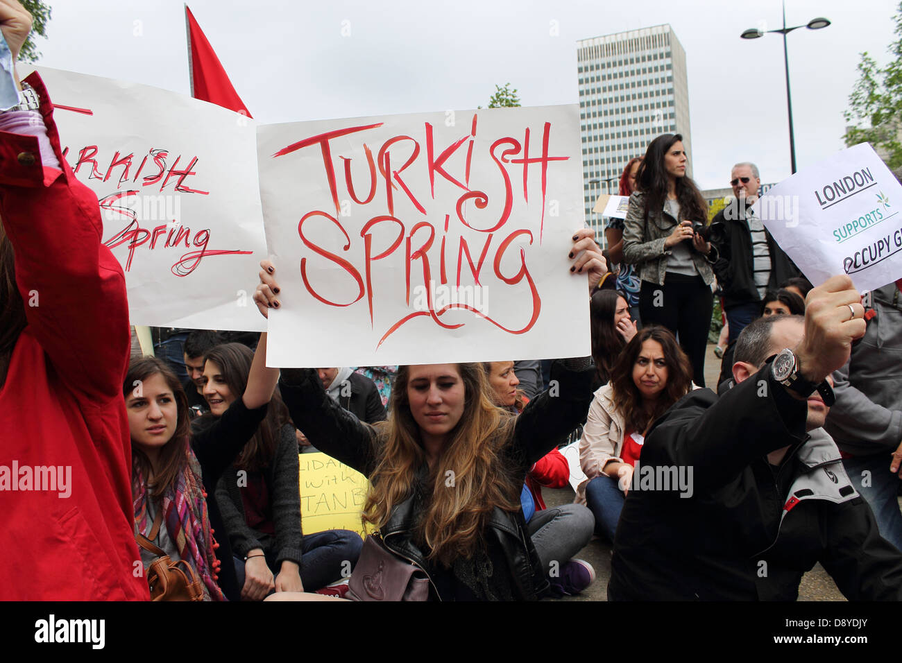 Turkish protesters gathered in London to show their support to Gezi ...