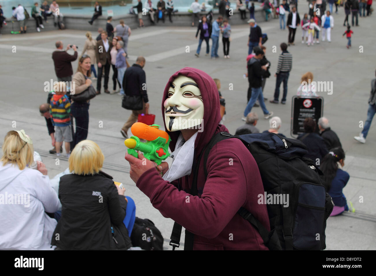Guy fawks mask hi-res stock photography and images - Alamy