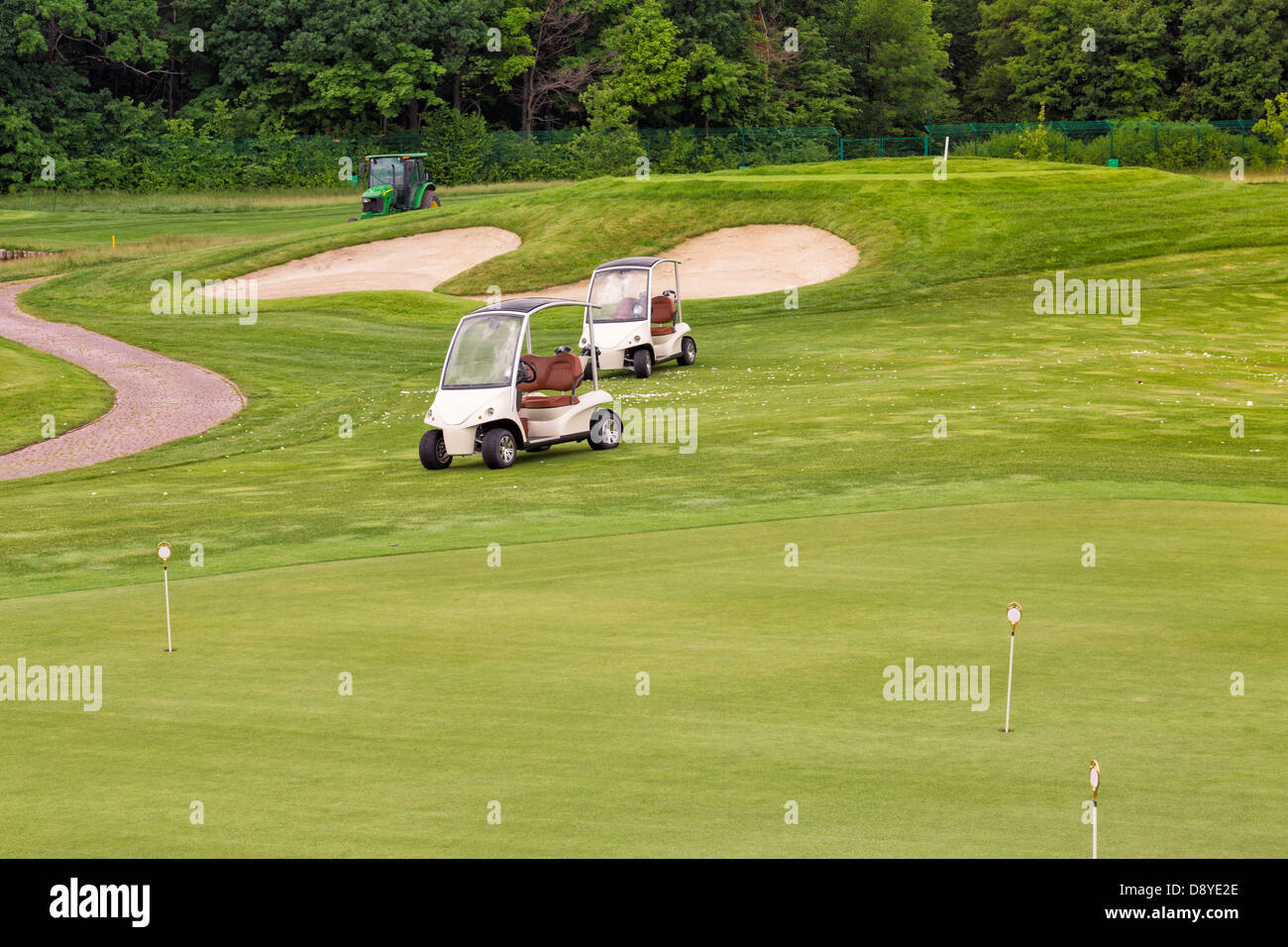 Perfect wavy ground with nice green grass on a golf field Stock Photo ...