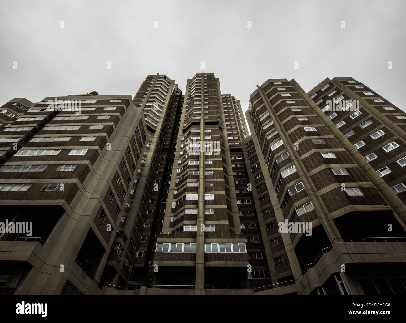 Tall modern building hi-res stock photography and images - Alamy