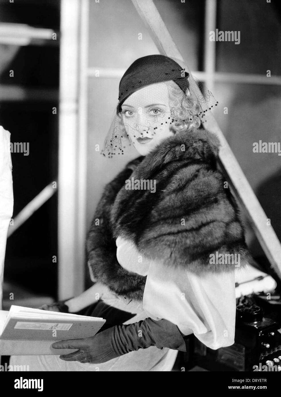BETTE DAVIS (1908-1989) US film actress about 1935 Stock Photo - Alamy