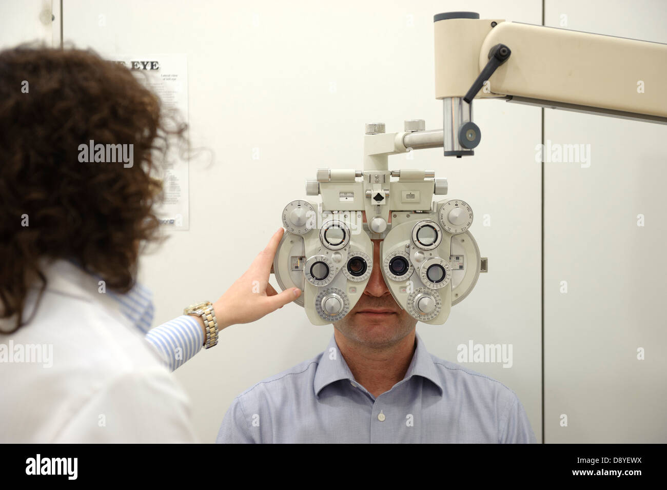 Phoropter hi-res stock photography and images - Alamy