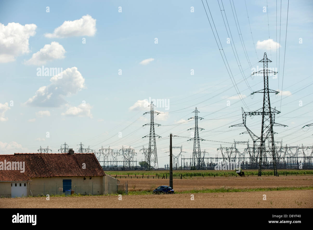 Electricity pylons france hi-res stock photography and images - Alamy