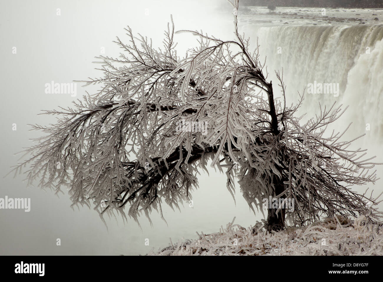 Niagara falls winter freezing mist hi-res stock photography and images ...