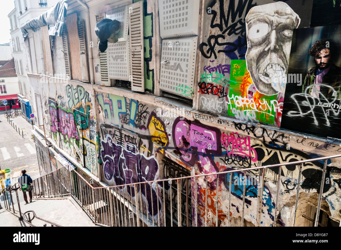 Graffiti wall paris hi-res stock photography and images - Alamy