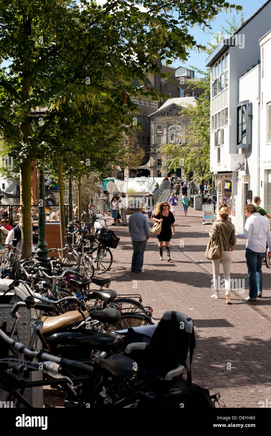 Summer Street Scene Tourists Leiden Holland Netherlands Europe Stock ...