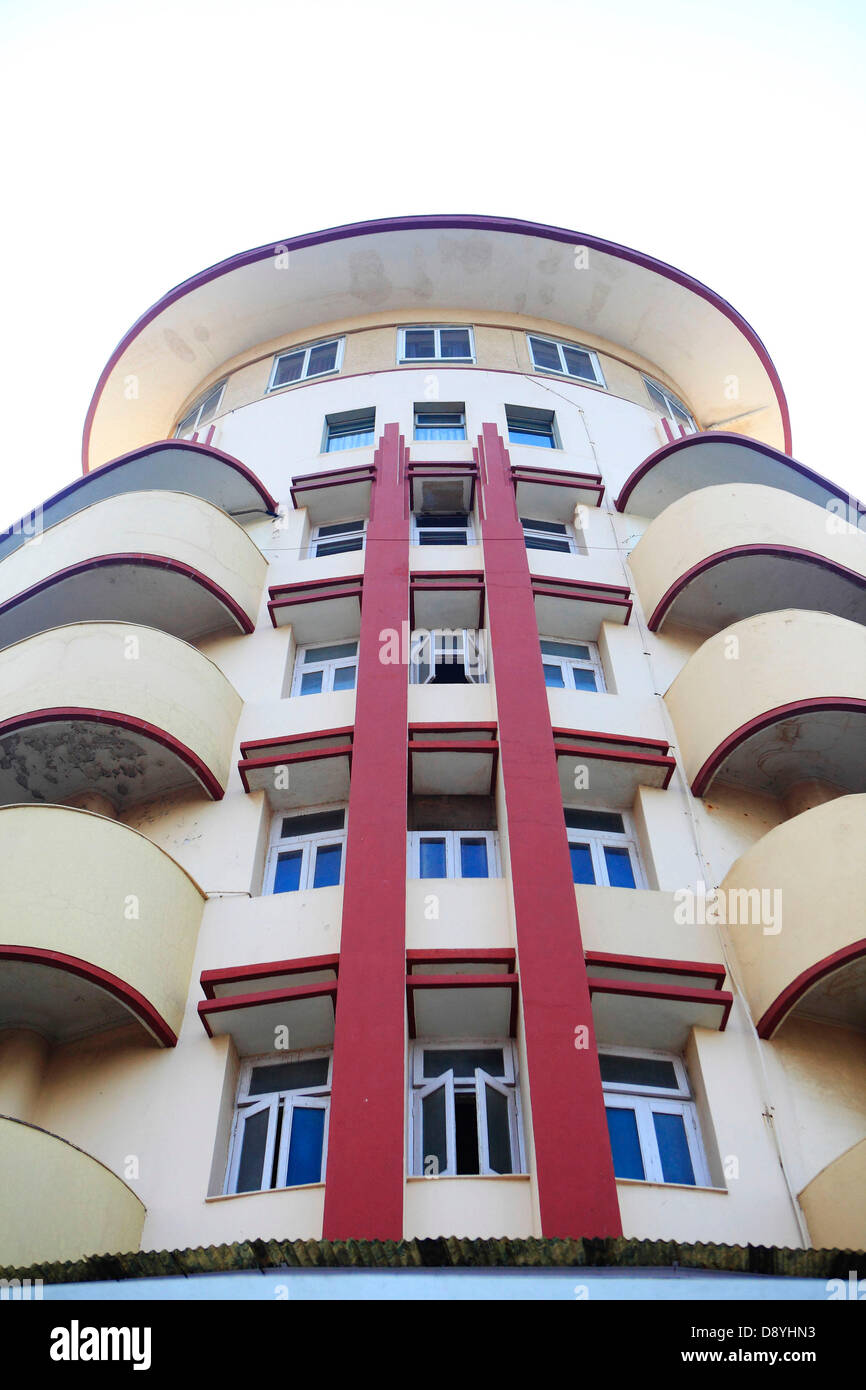 Marine drive mumbai art deco hi-res stock photography and images - Alamy