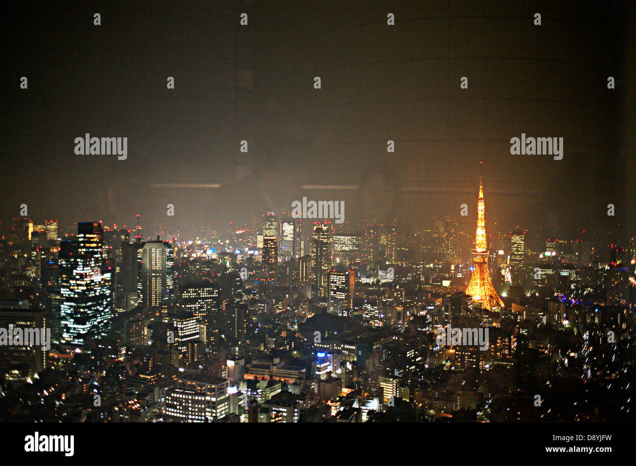Night view tokyo hi-res stock photography and images - Alamy