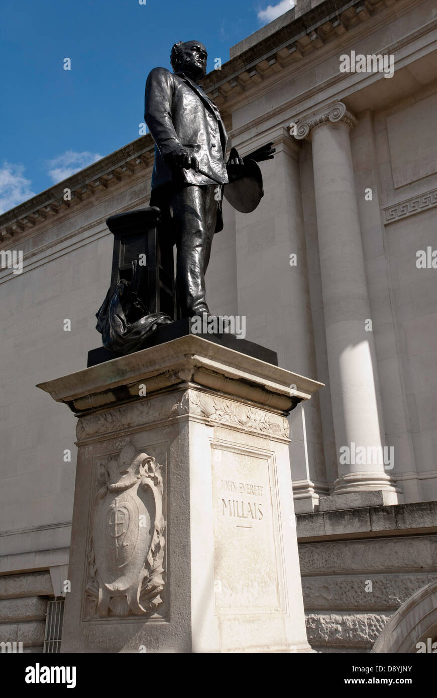 Thomas brock statue hi-res stock photography and images - Alamy