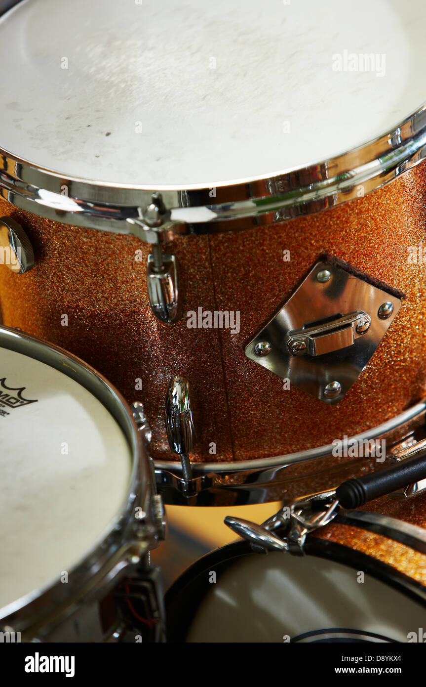 Image drums hi-res stock photography and images - Alamy