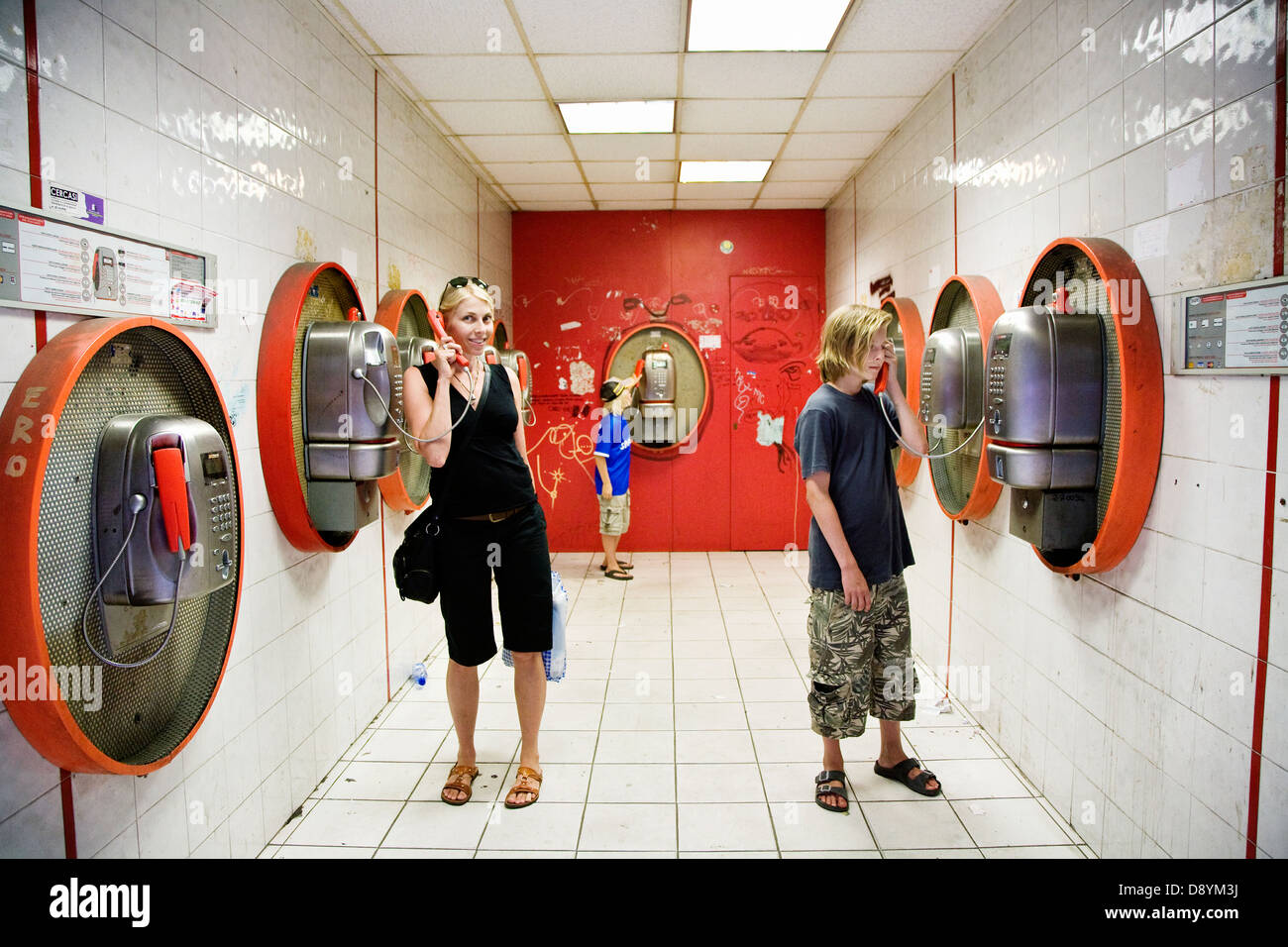 Phone booths hi-res stock photography and images - Alamy