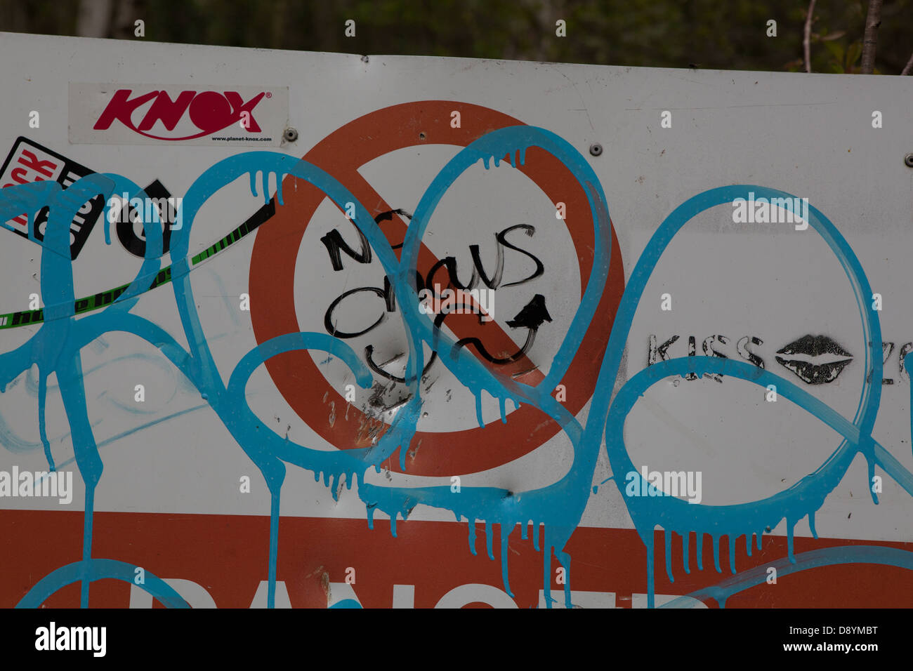 A warning sign altered by graffiti to read "No Chavs Stock Photo - Alamy