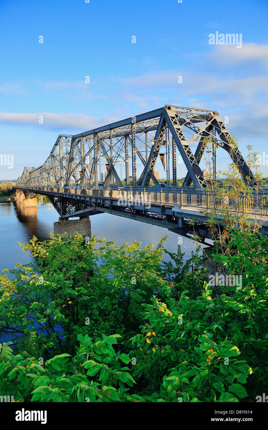 Alexandra Bridge over river in Ottawa Stock Photo - Alamy