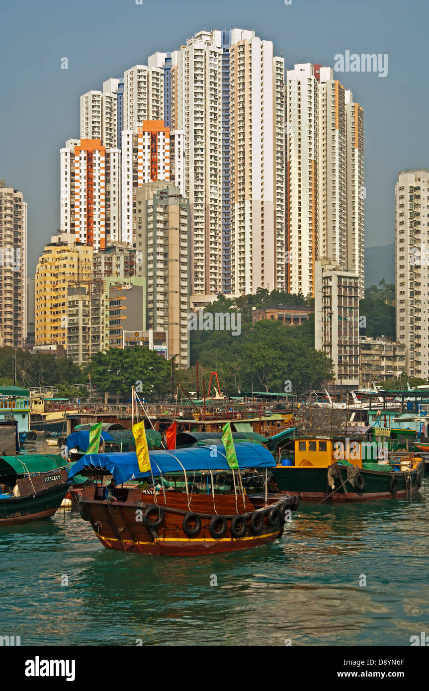 Sampan boat hi-res stock photography and images - Alamy