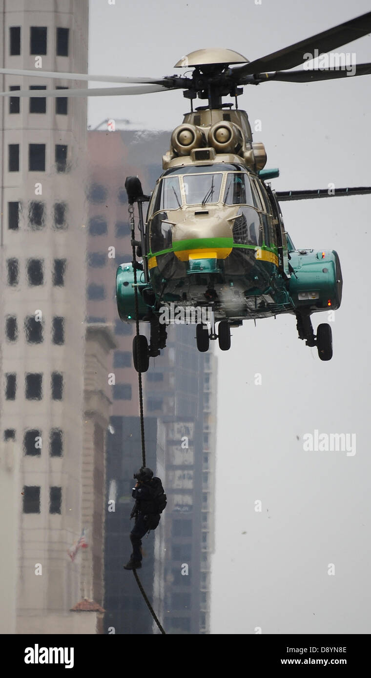 Lapd helicopter hi-res stock photography and images - Alamy