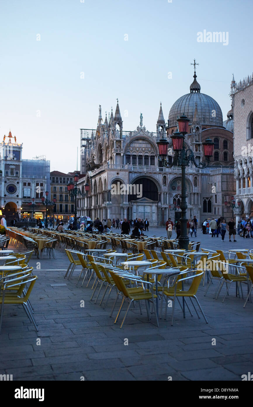 Cafe square hi-res stock photography and images - Alamy