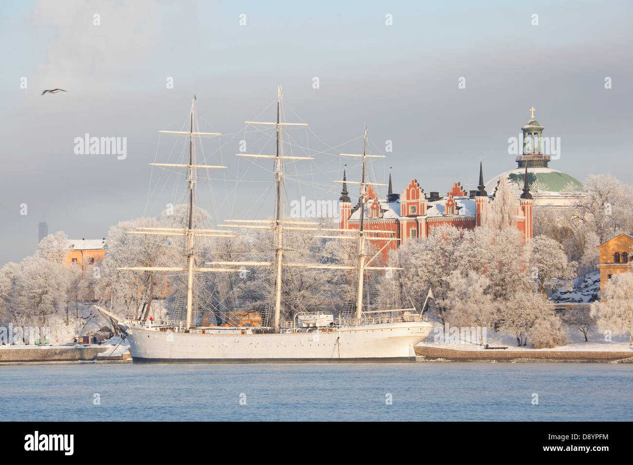 Harbour covered with frost in winter Stock Photo - Alamy