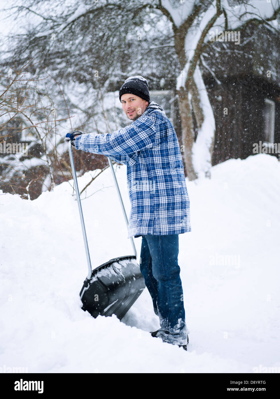 Large shovel hi-res stock photography and images - Alamy