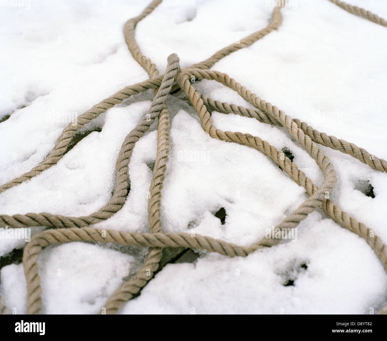 Rope in snow hi-res stock photography and images - Alamy