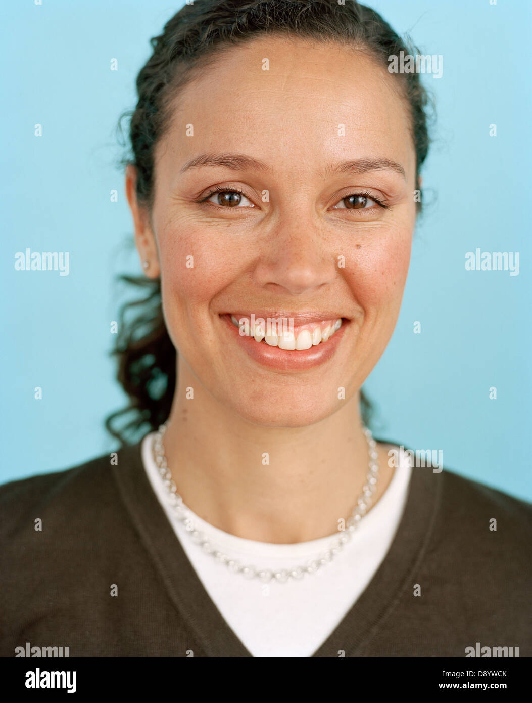 Portrait of a smiling woman Stock Photo - Alamy