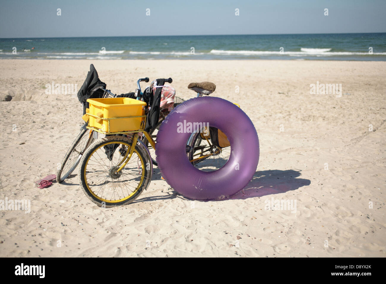 Bicycle on the beach Stock Photo - Alamy