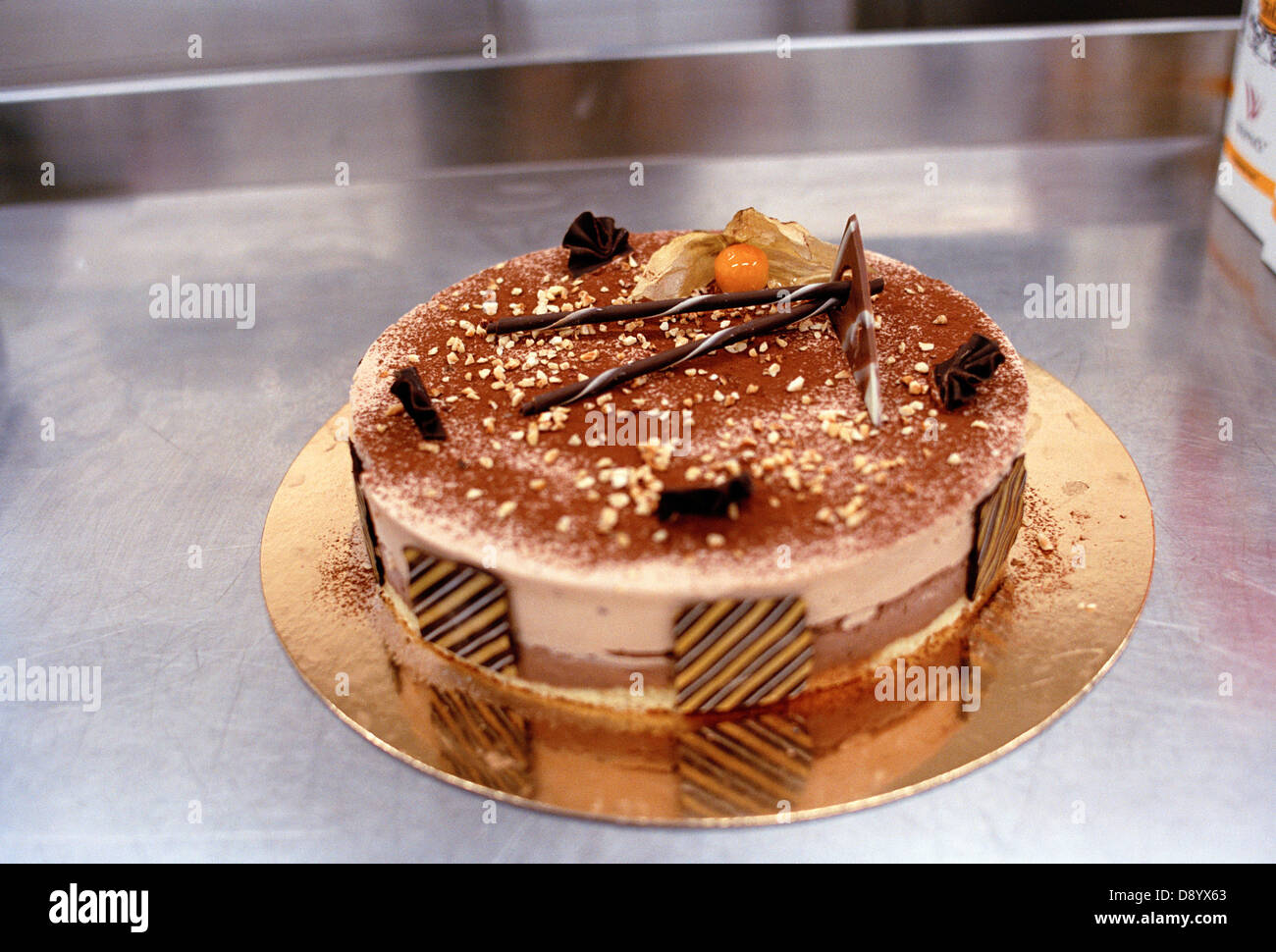 Ice cream gateau hi-res stock photography and images - Alamy