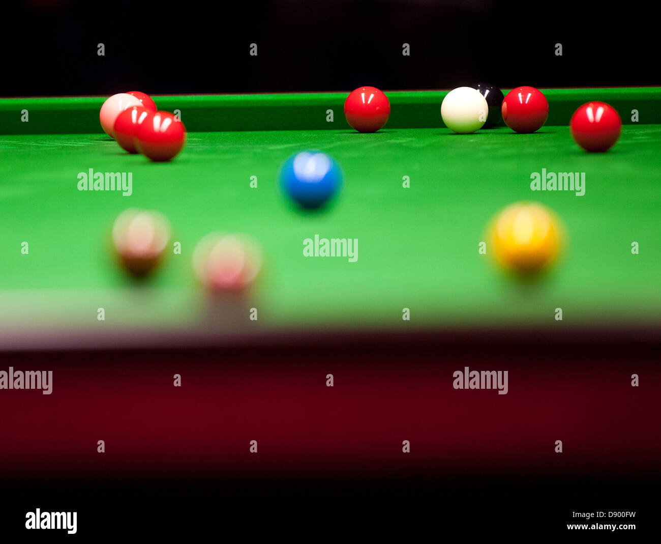 Spectator landscape portrait background hi-res stock photography and ...