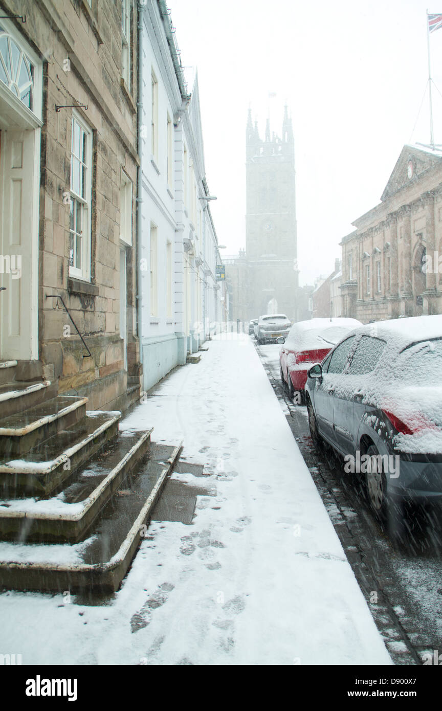 Snowy winter's day in Northgate Street Warwick Stock Photo - Alamy