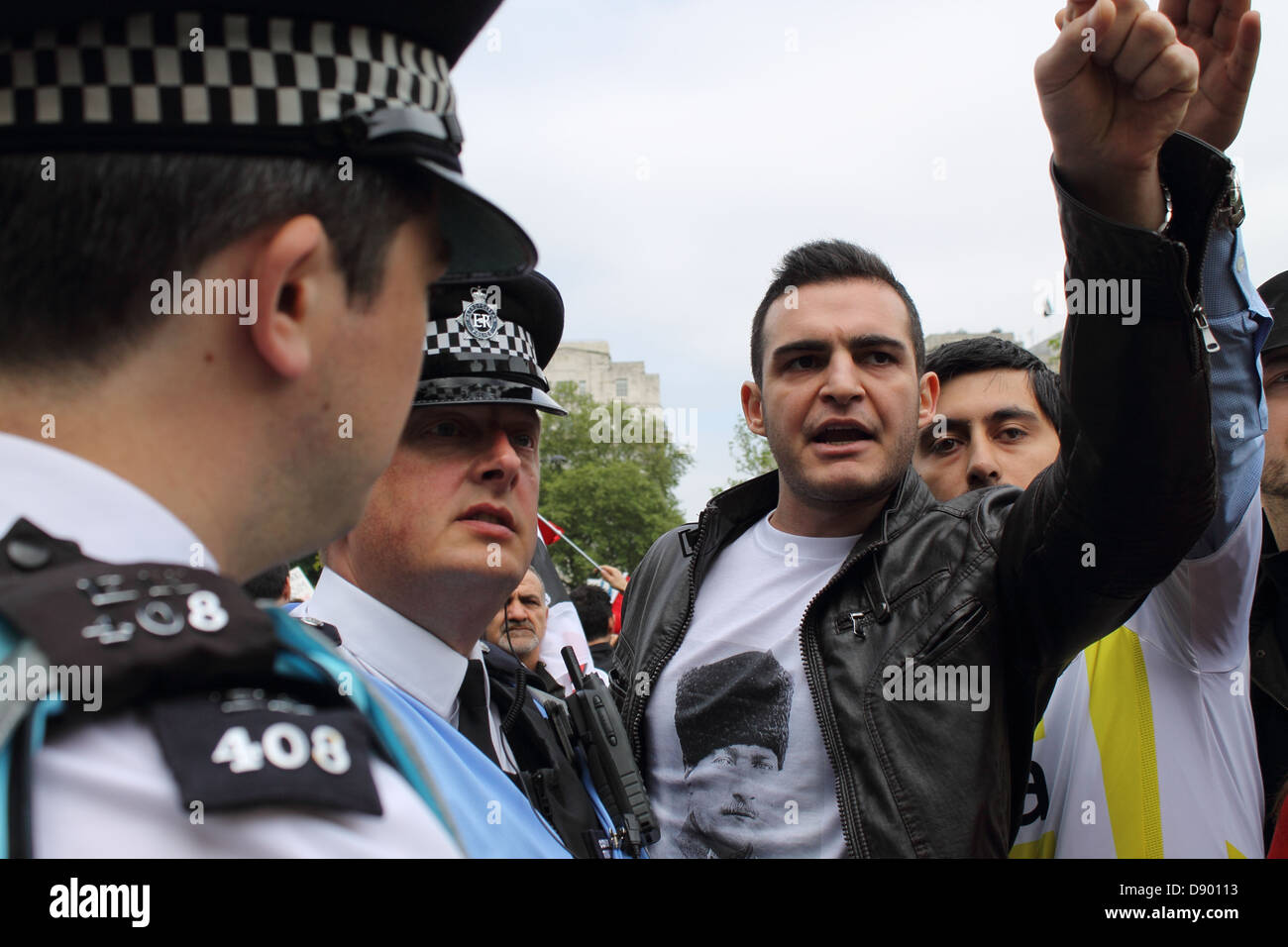 Turkish protesters gathered in London to show their support to Gezi ...