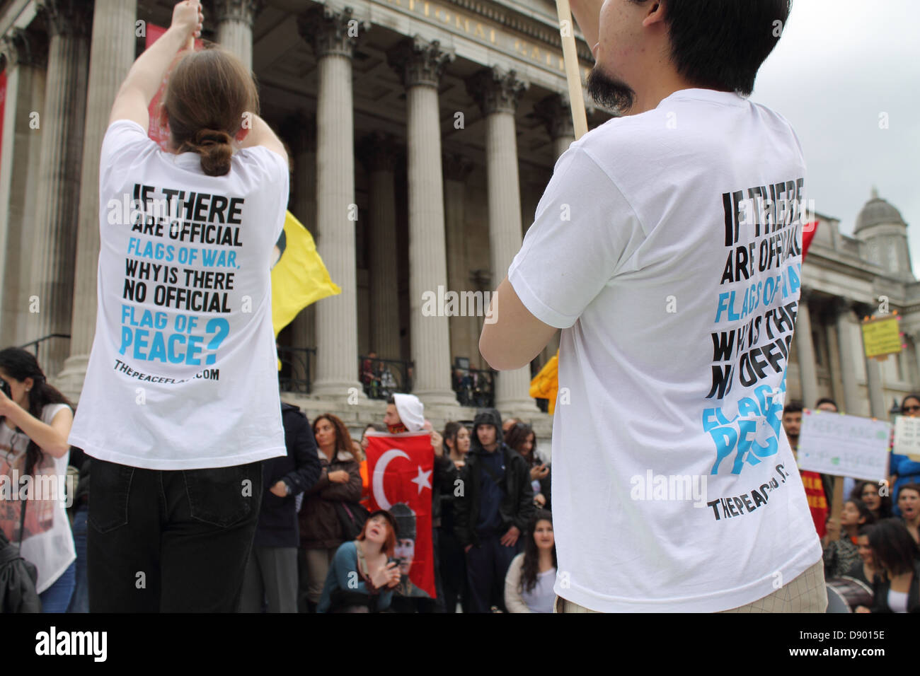 Turkish protesters gathered in London to show their support to Gezi ...