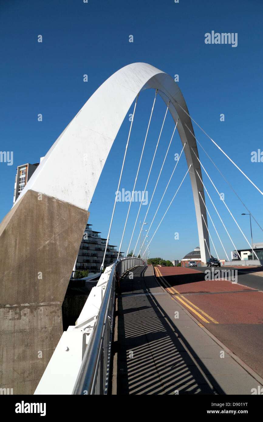Clyde Arc, Glasgow, Squinty Bridge Stock Photo - Alamy