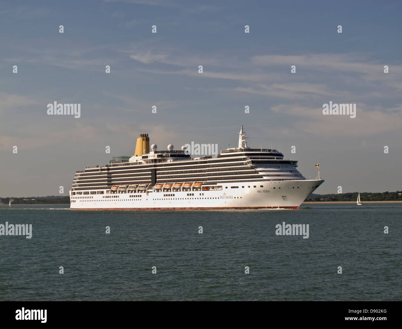 Arcadia cruise ship hi-res stock photography and images - Alamy