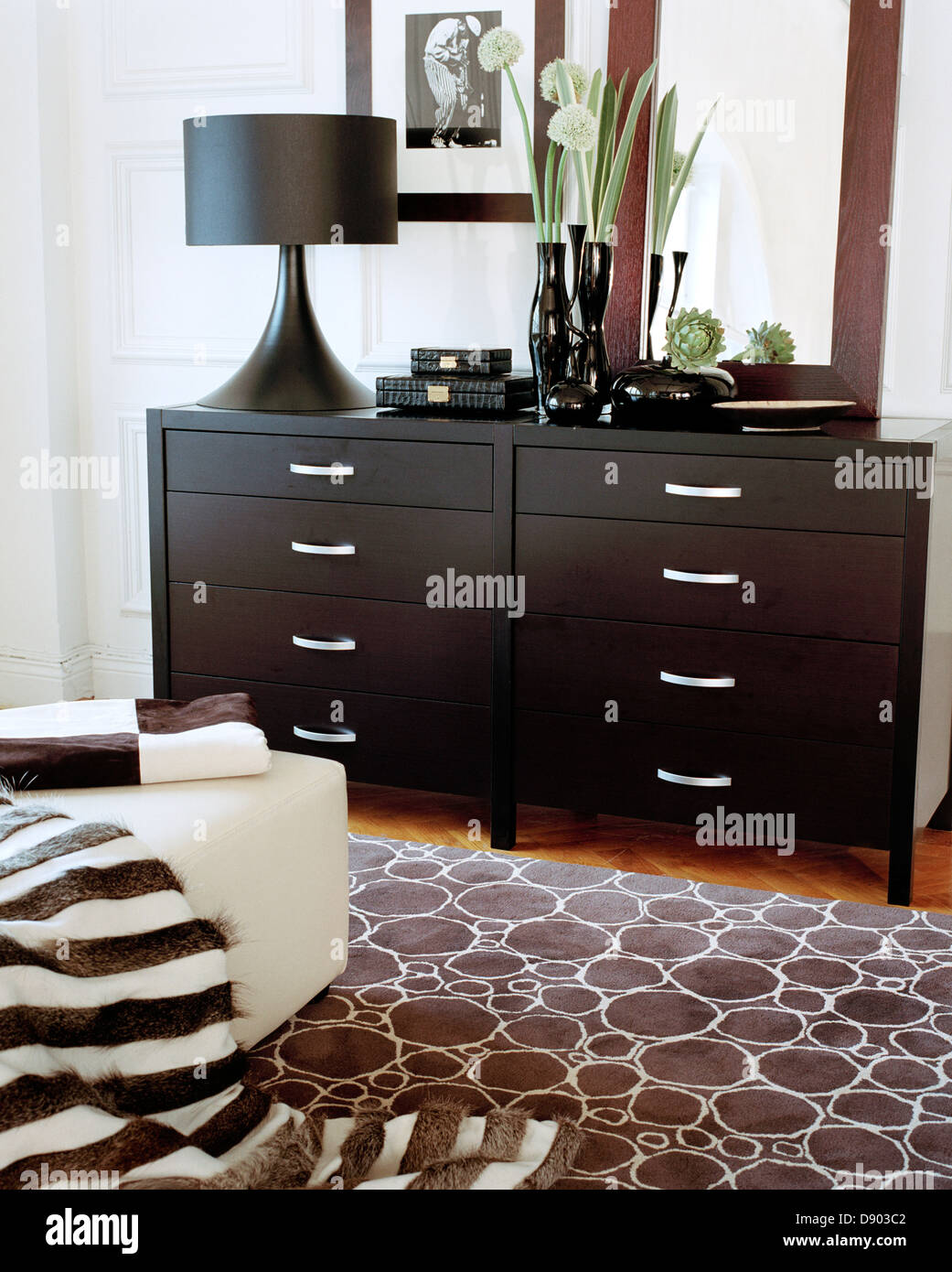 Chest interior hi-res stock photography and images - Alamy