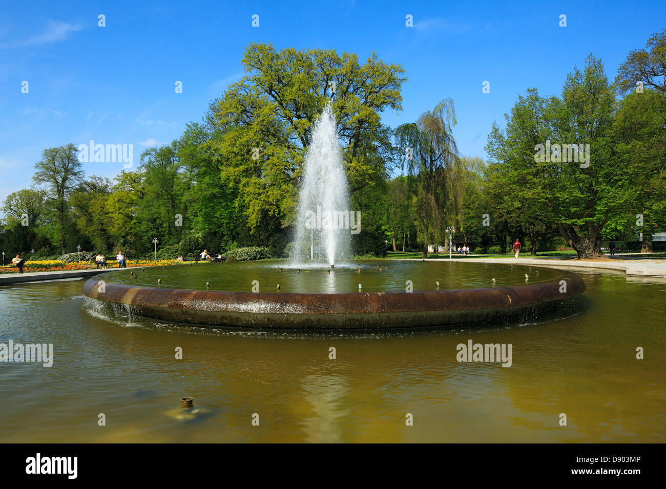 Deutschland Garten Brunnen Springbrunnen Stock Photos & Deutschland ...
