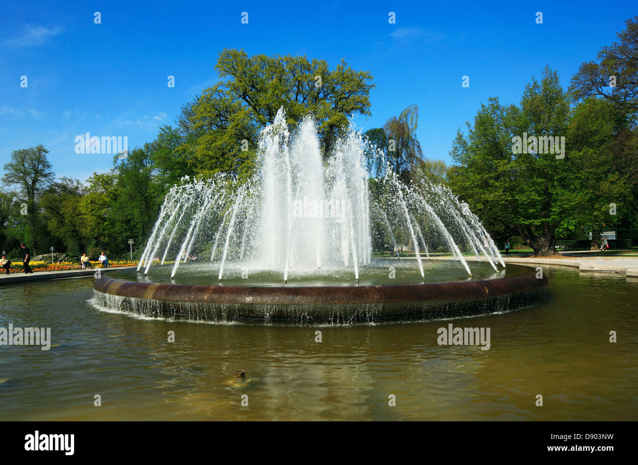 Deutschland Garten Brunnen Springbrunnen Stock Photos & Deutschland ...