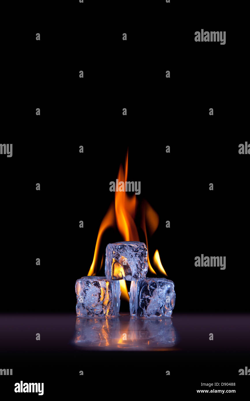 Ice cubes melting hi-res stock photography and images - Alamy