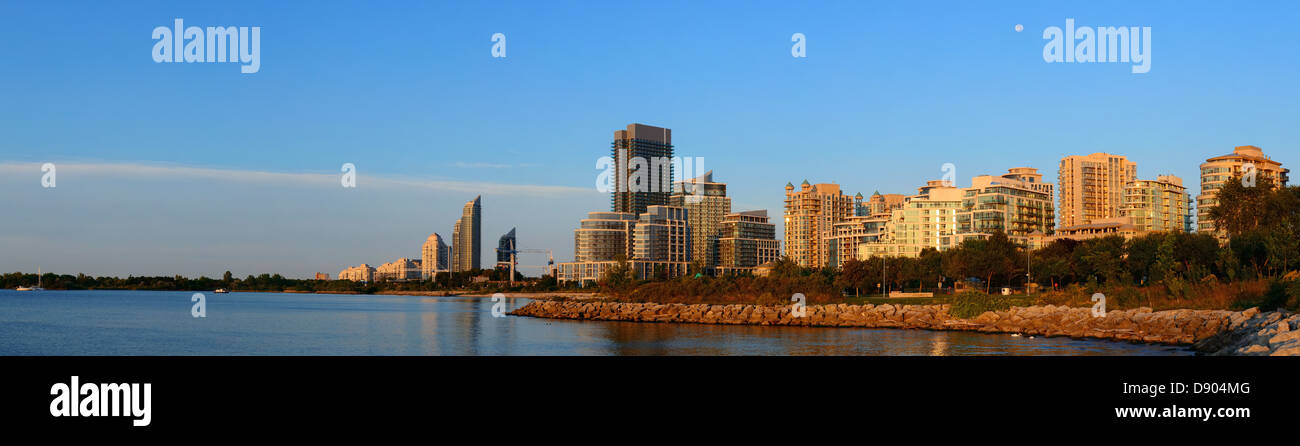 Toronto skyline morning hi-res stock photography and images - Alamy