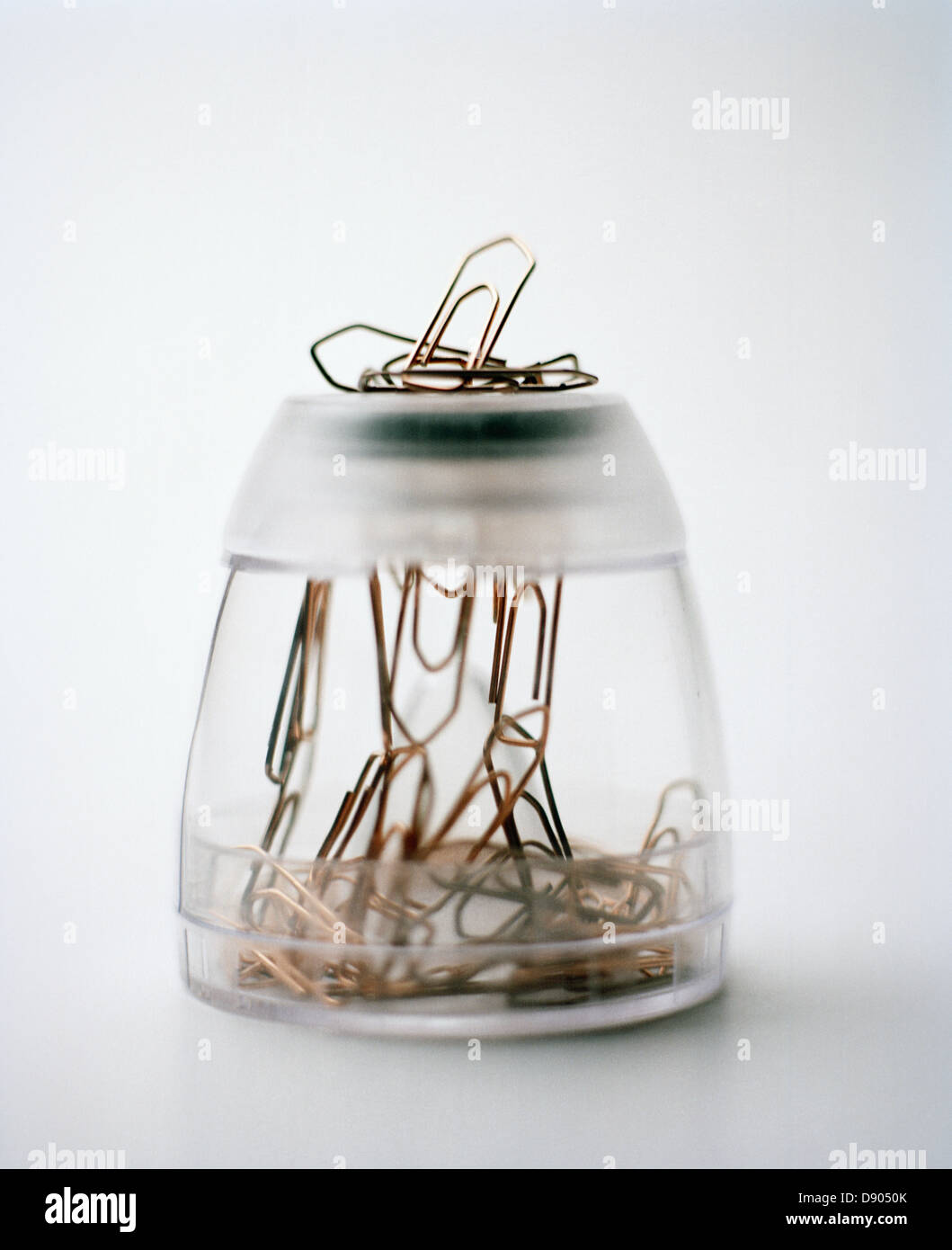 Clips and paper hi-res stock photography and images - Alamy