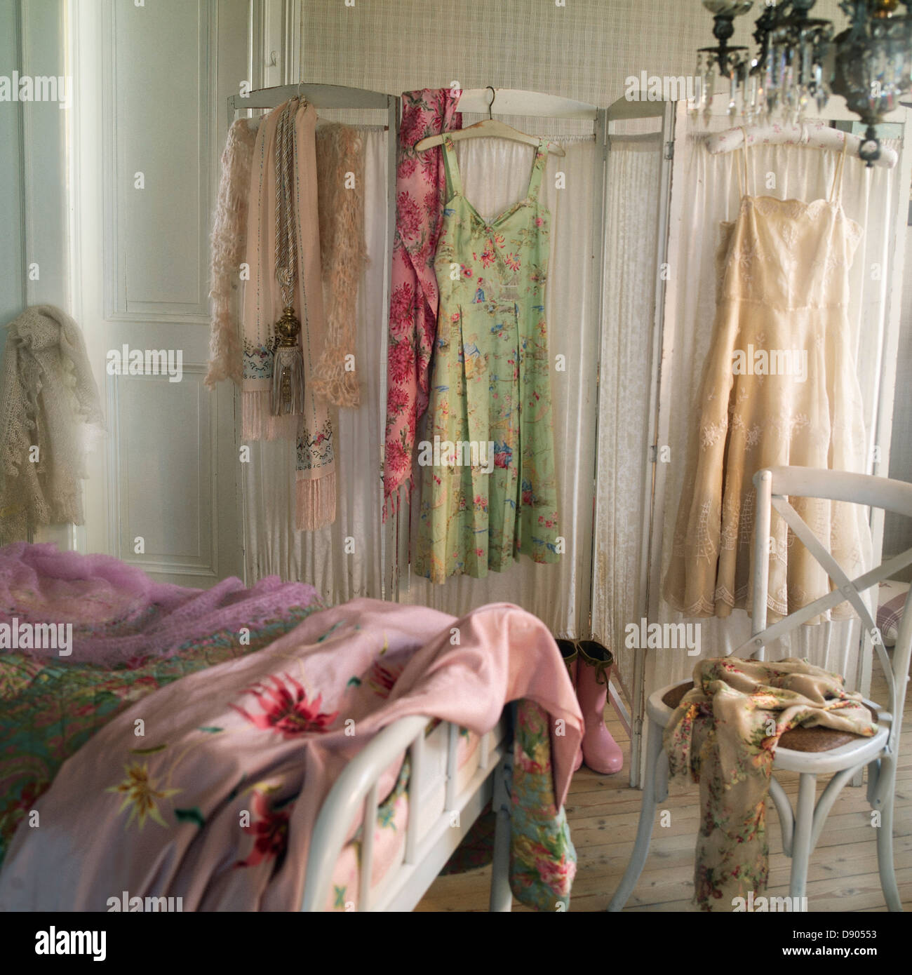 Bedroom textiles hi-res stock photography and images - Alamy