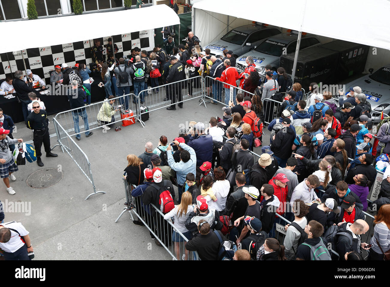 The crowd of fans during the formula one hi-res stock photography and ...